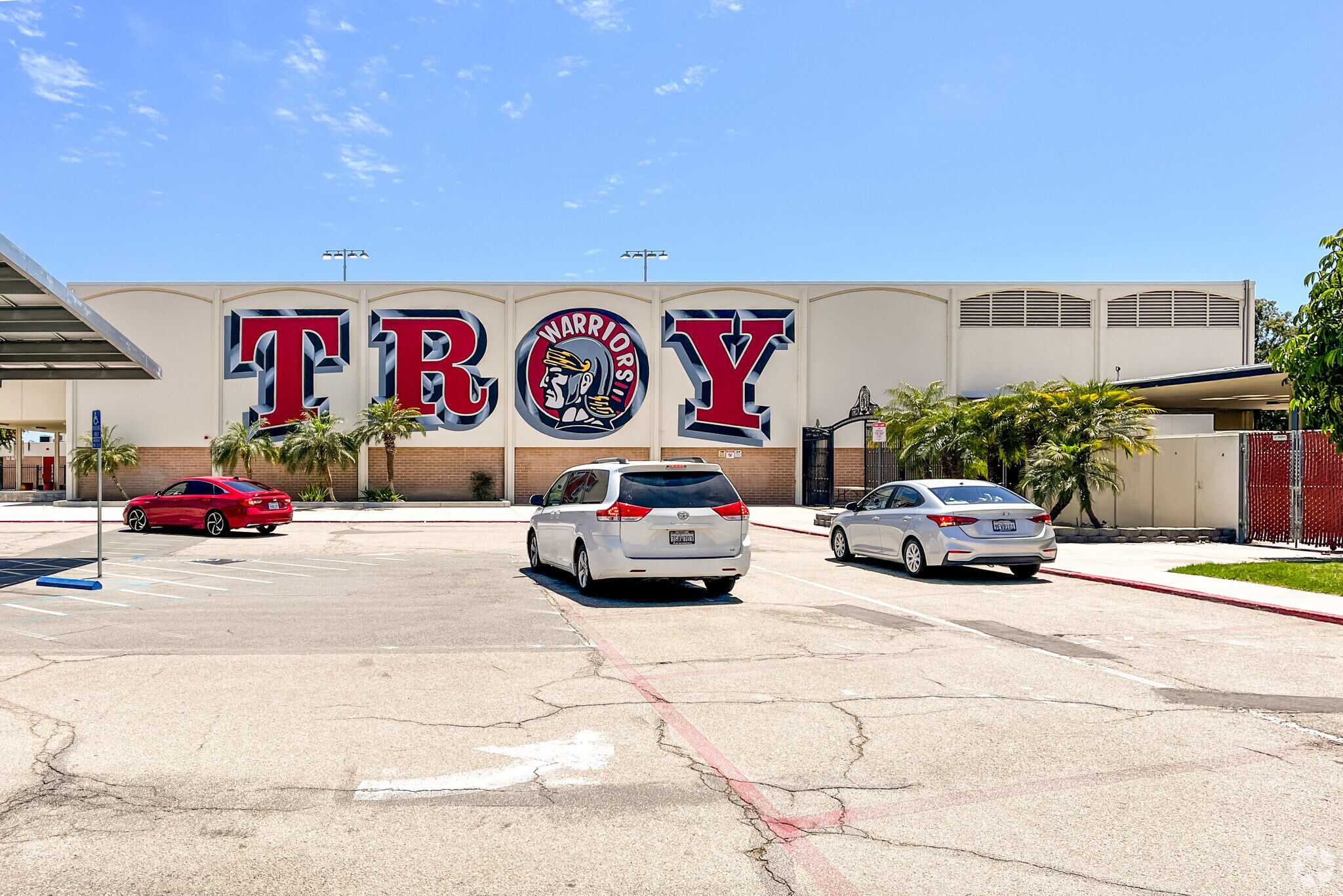Troy High School (富勒頓) – ORANGENEST